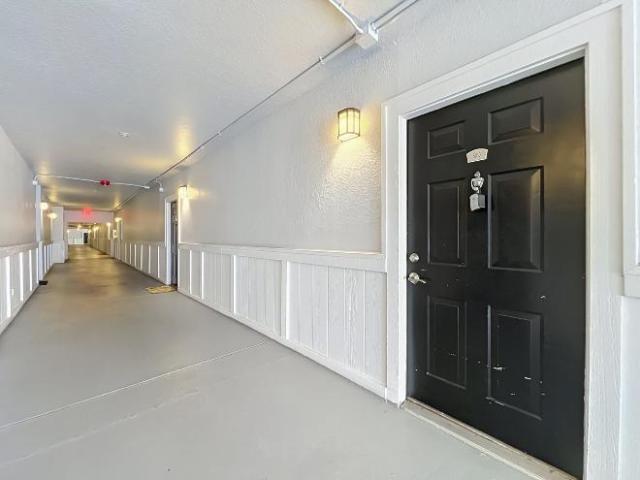 1 Br, 1 bath, Condo 206 E South St