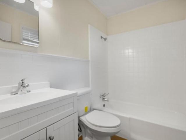1 Br, 1 bath, Condo 206 Parmley Dr