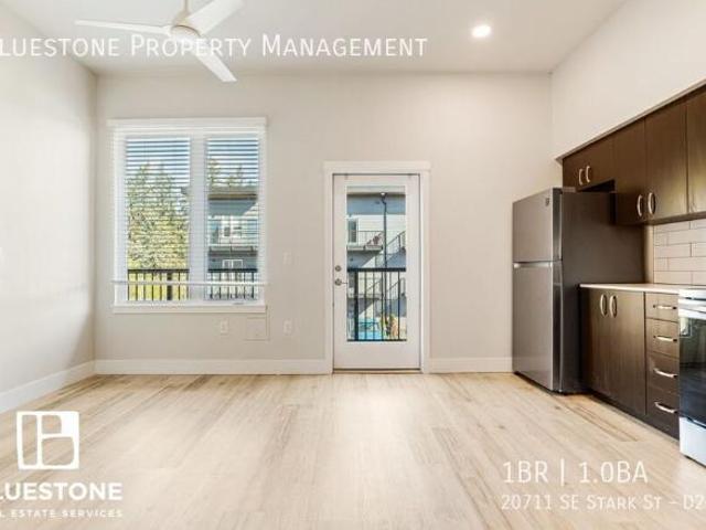 1 Br, 1 bath, Condo 20711 SE Stark St