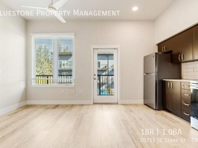 1 Br, 1 bath, Condo 20711 SE Stark St