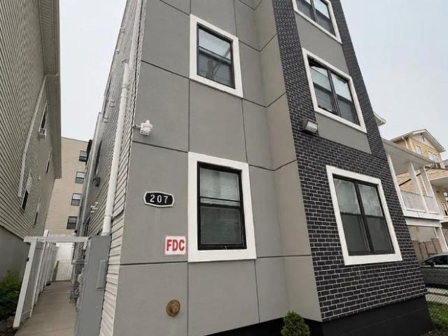 1 Br, 1 bath, Condo 207 Governor St