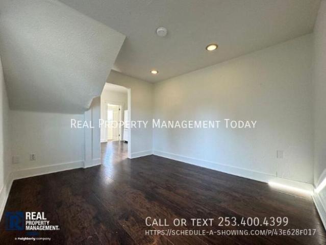 1 Br, 1 bath, Condo 208 128th St S
