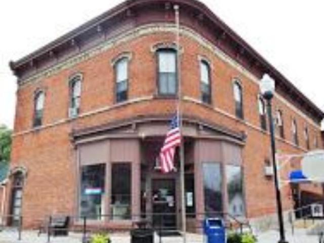 1 Br, 1 bath, Condo 209 W High