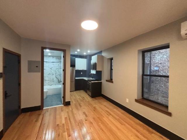 1 Br, 1 bath, Condo 20 Reed St