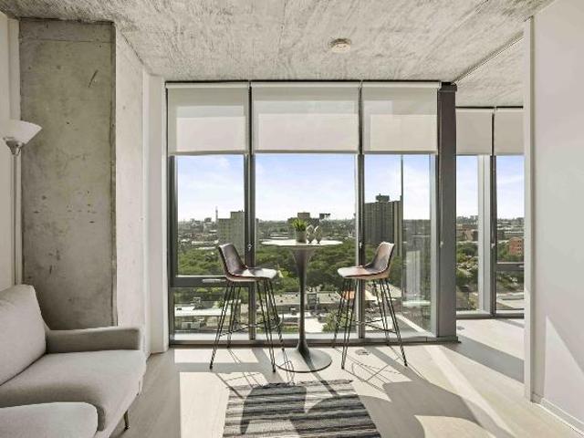1 Br, 1 bath, Condo 2105 S Wabash