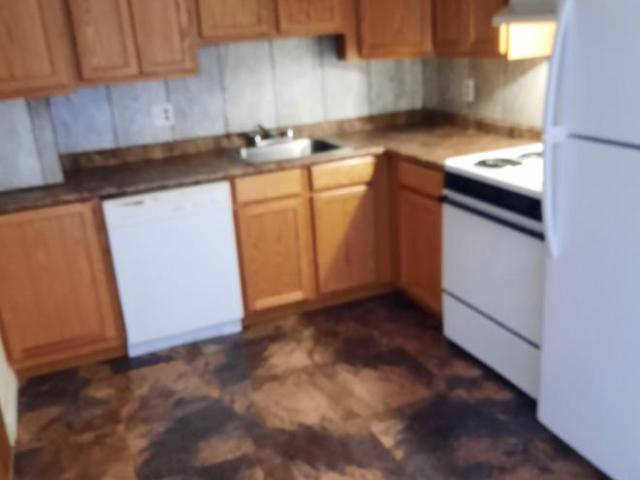 1 Br, 1 bath, Condo 2100 Phillips Rd
