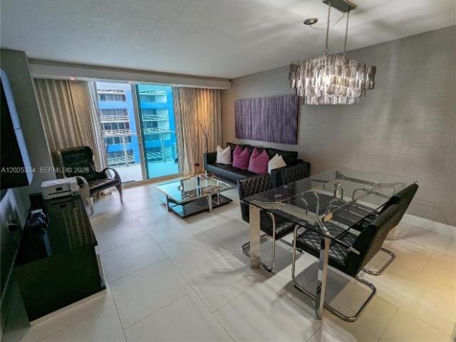 1 Br, 1 bath, Condo 2101 Brickell Ave