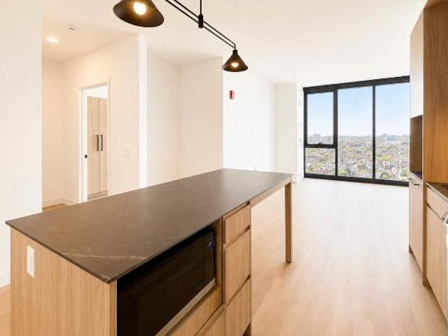 1 Br, 1 bath, Condo 210 N Ada St