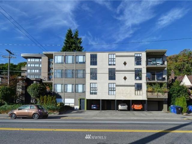 1 Br, 1 bath, Condo 2117 Dexter Ave N