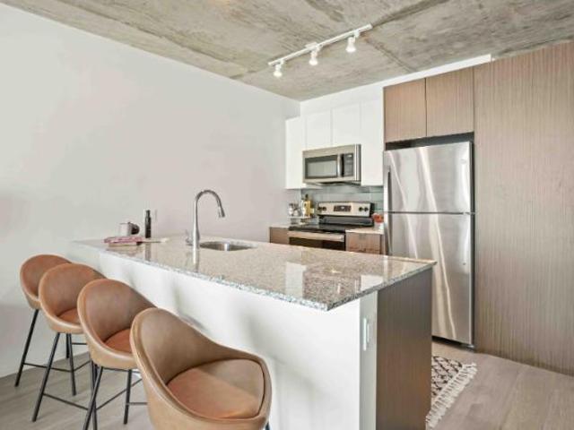 1 Br, 1 bath, Condo 2113 S Wabash