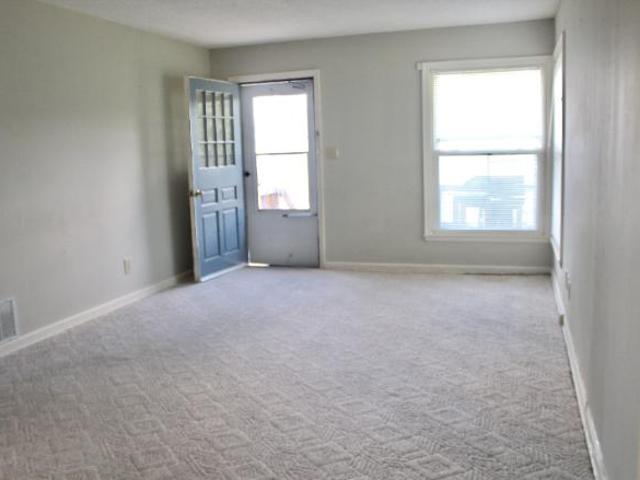 1 Br, 1 bath, Condo 211 E 11th St