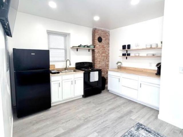 1 Br, 1 bath, Condo 2131 Williams Ave