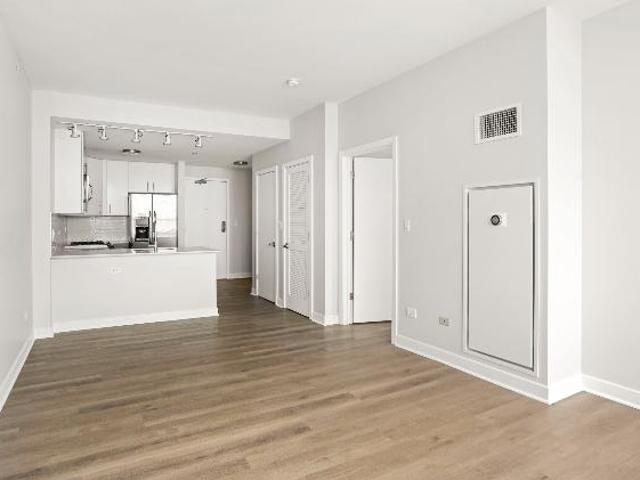 1 Br, 1 bath, Condo 213 S Halsted St
