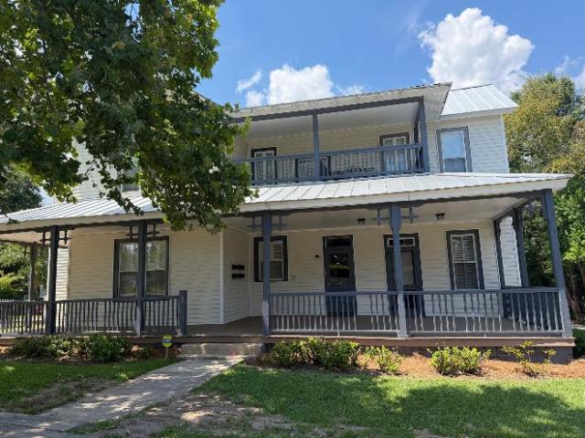 1 Br, 1 bath, Condo 2147 Richmond Ave