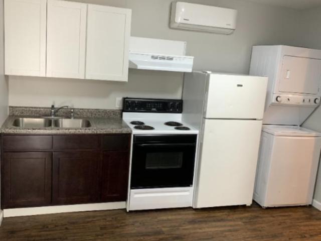1 Br, 1 bath, Condo 215 N Harrisburg Ave