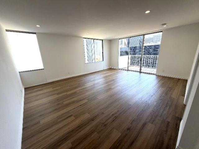 1 Br, 1 bath, Condo 2160 Century Park East