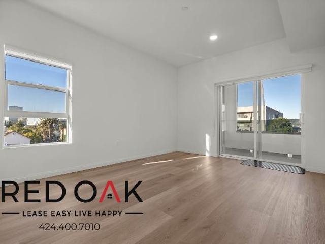 1 Br, 1 bath, Condo 218 Occidental Blvd