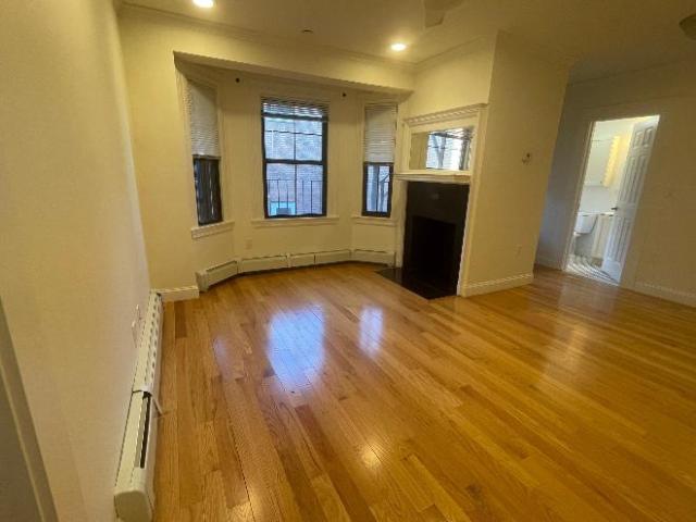 1 Br, 1 bath, Condo 219 Commonwealth Avenue