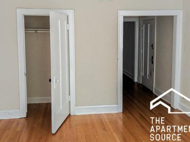 1 Br, 1 bath, Condo 2206 West Foster