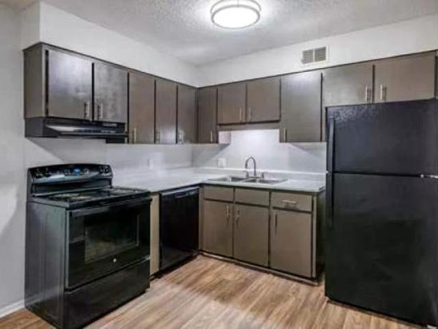 1 Br, 1 bath, Condo 2207 Wade Hampton Blvd