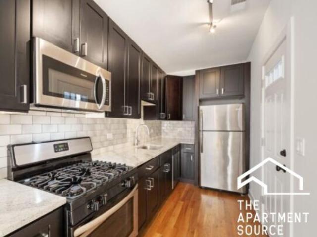 1 Br, 1 bath, Condo 2207 West Eastwood Ave