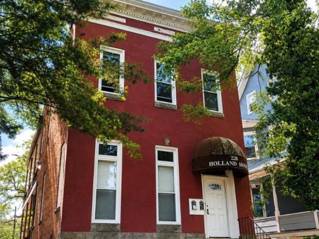 1 Br, 1 bath, Condo 220 S Augusta Avenue