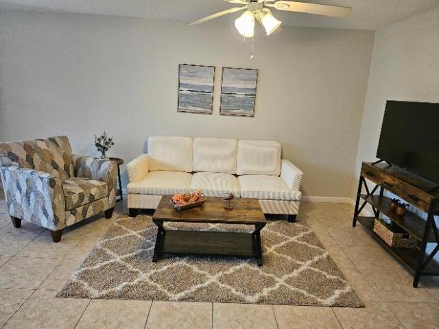 1 Br, 1 bath, Condo 220 Park Bl D N