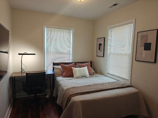 1 Br, 1 bath, Condo 2217 Custer St