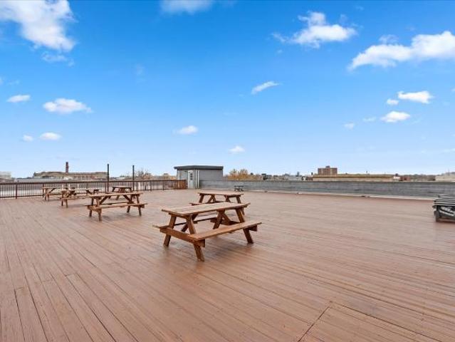1 Br, 1 bath, Condo 2217 W Madison Street