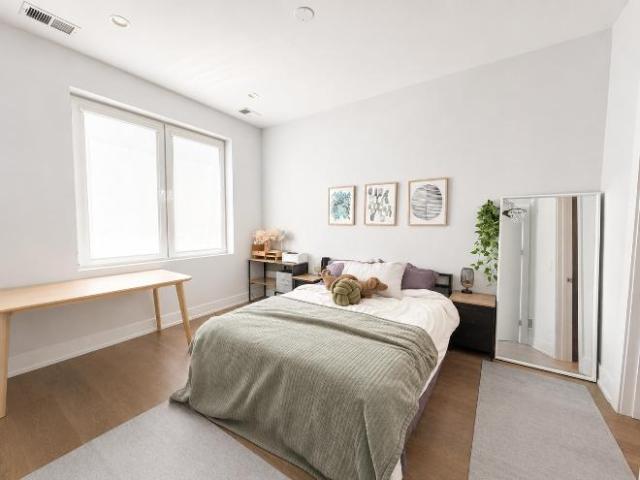 1 Br, 1 bath, Condo 2217 W Madison Street