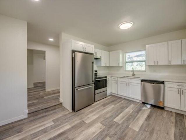 1 Br, 1 bath, Condo 22196 Lockport Ave