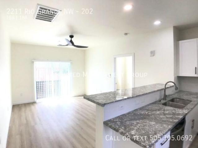 1 Br, 1 bath, Condo 2211 Rio Grande NW
