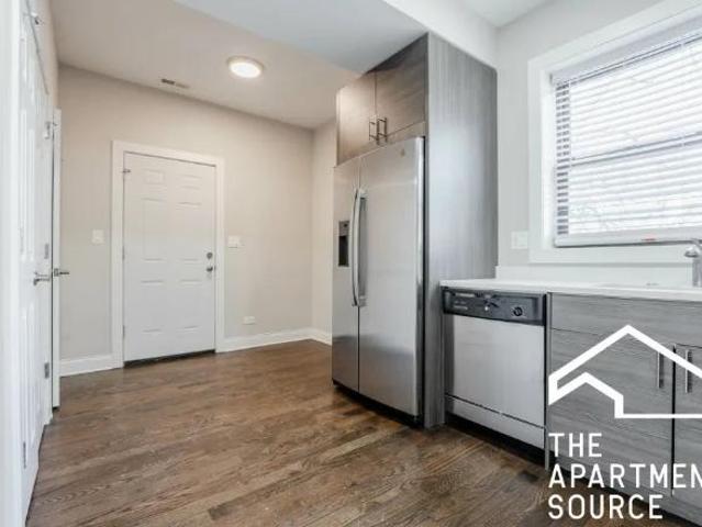 1 Br, 1 bath, Condo 2228 North Sawyer Avenue