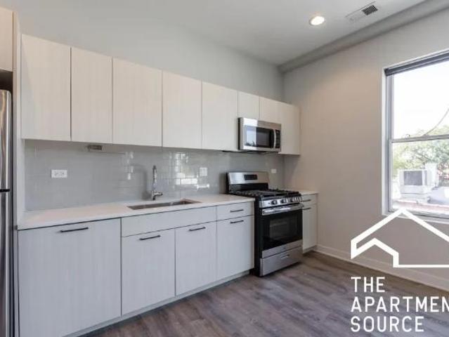 1 Br, 1 bath, Condo 2247 West Lawrence Avenue
