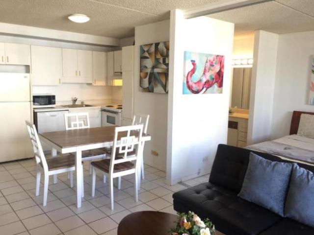 1 Br, 1 bath, Condo 2240 Kuhio Ave