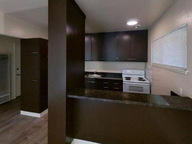 1 Br, 1 bath, Condo 2255 Hearst Ave