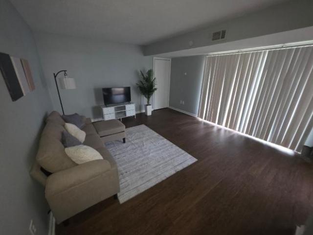 1 Br, 1 bath, Condo 225 West Mcdowell Rd