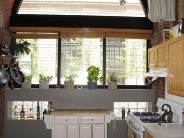 1 Br, 1 bath, Condo 226 N Clinton Street