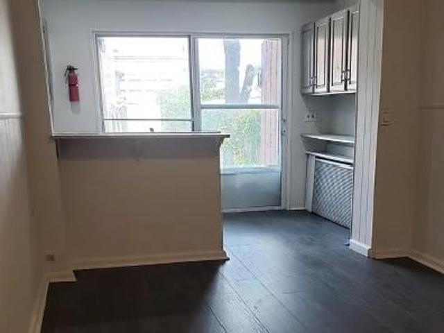 1 Br, 1 bath, Condo 22 King Street