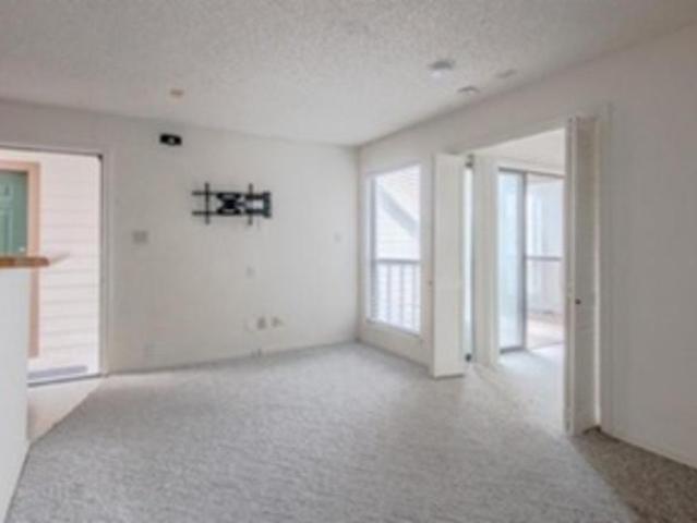 1 Br, 1 bath, Condo 2307 Balsam Drive
