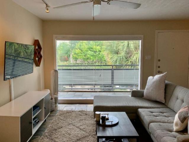 1 Br, 1 bath, Condo 2300 Park St