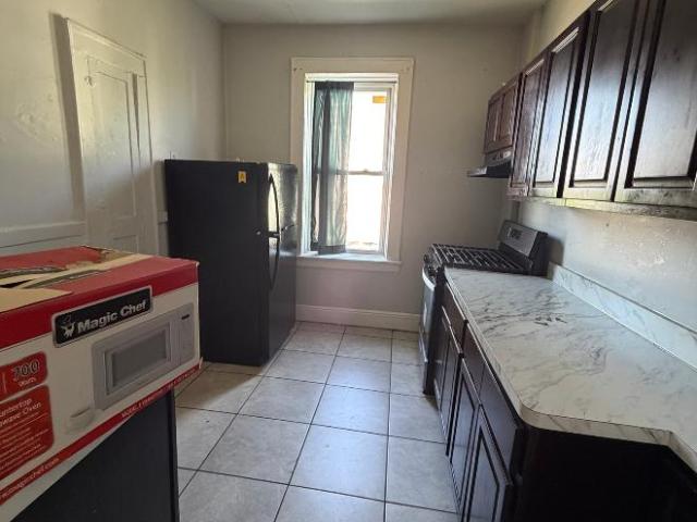 1 Br, 1 bath, Condo 230 Washington St