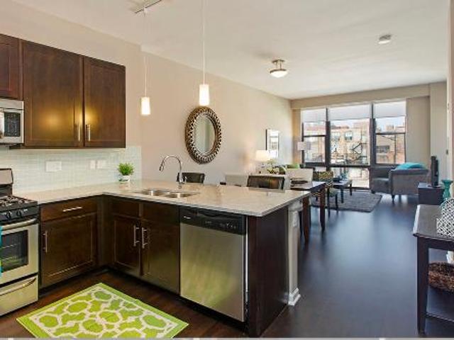1 Br, 1 bath, Condo 2313 South Michigan