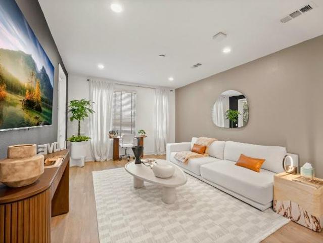 1 Br, 1 bath, Condo 2338 Nolita