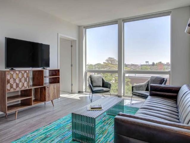 1 Br, 1 bath, Condo 2341 N California Ave