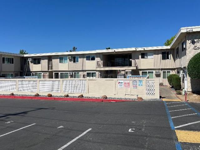 1 Br, 1 bath, Condo 2383 Arden Way