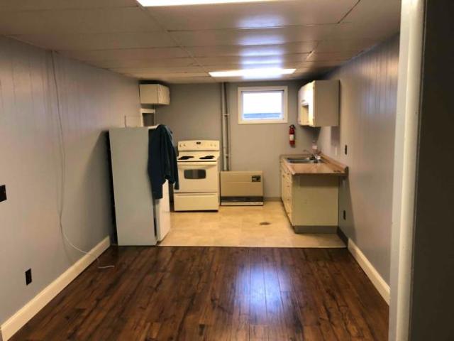 1 Br, 1 bath, Condo 2400 Columbia