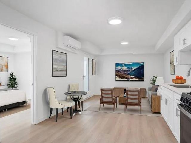 1 Br, 1 bath, Condo 2424 Michigan Ave