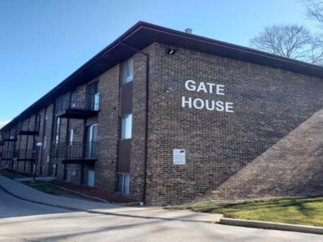 1 Br, 1 bath, Condo 2424 Tremainsville Rd