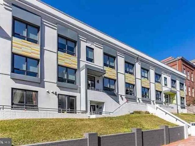 1 Br, 1 bath, Condo 2422 17th St Nw